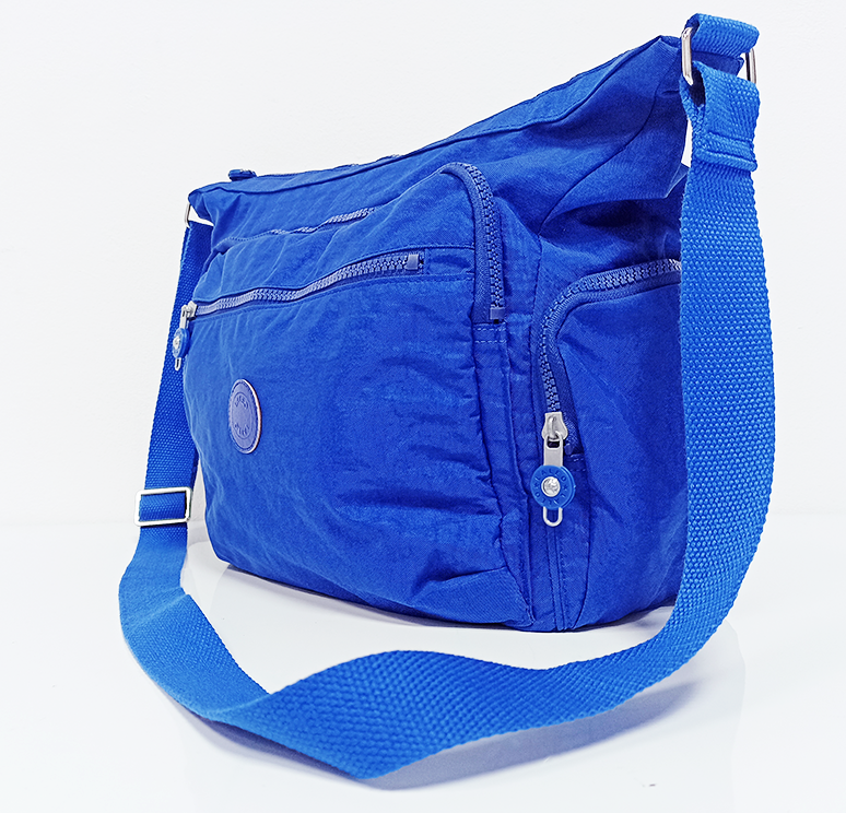 Bolsa Canseco Azul Marino en LALEO